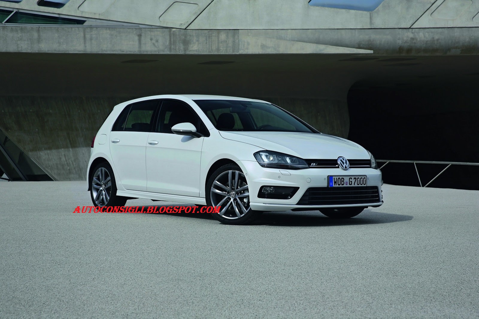Car al Top 33: Volkswagen Golf 7 R-Line: In vendita con tre nuovi pacchetti